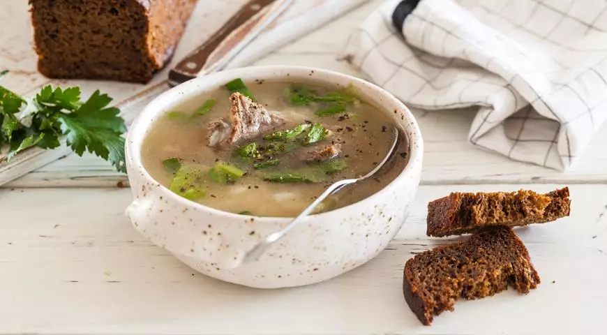 Sopa de arroz con carne e pestillo