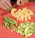 Stock Foto Cooking Recipe: Cream na sopas na may mushroom at asparagus, step number 3