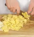 Estoque foto cozinhar receita: tortilla, omelete com batatas e cogumelos, passo número 2
