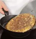 Stock Foto Cooking Oppskrift: Tortiela, omelett med poteter og sopp, trinn nummer 6