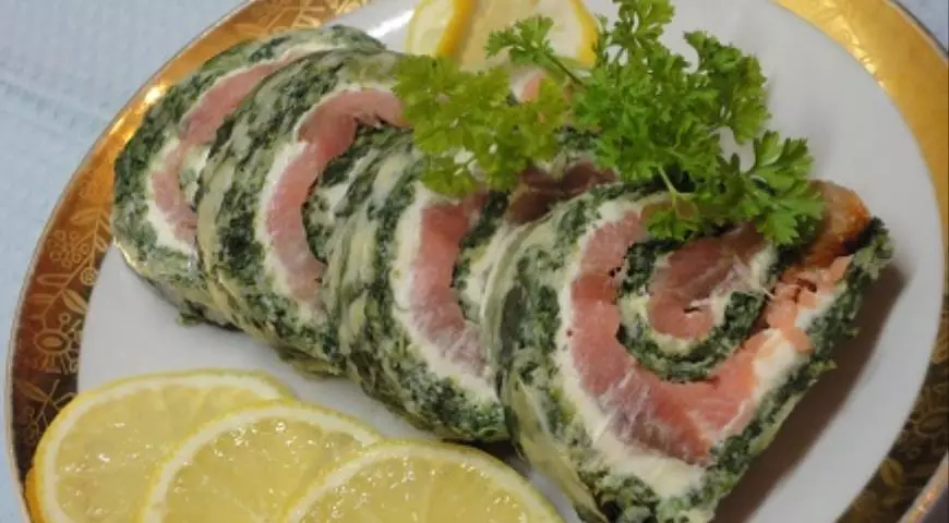 Salmon roll uye greens