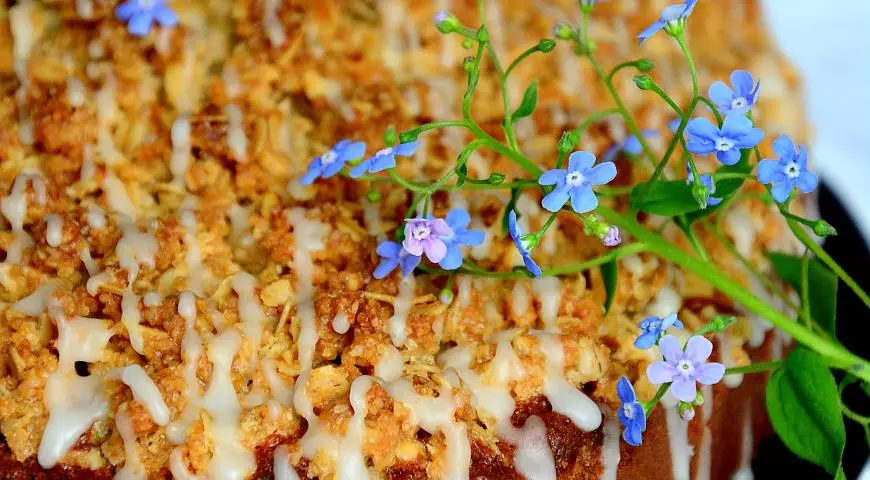 We zetten een Charlotte op de prostowstone met een romige kruimel om mee te doen in de oven