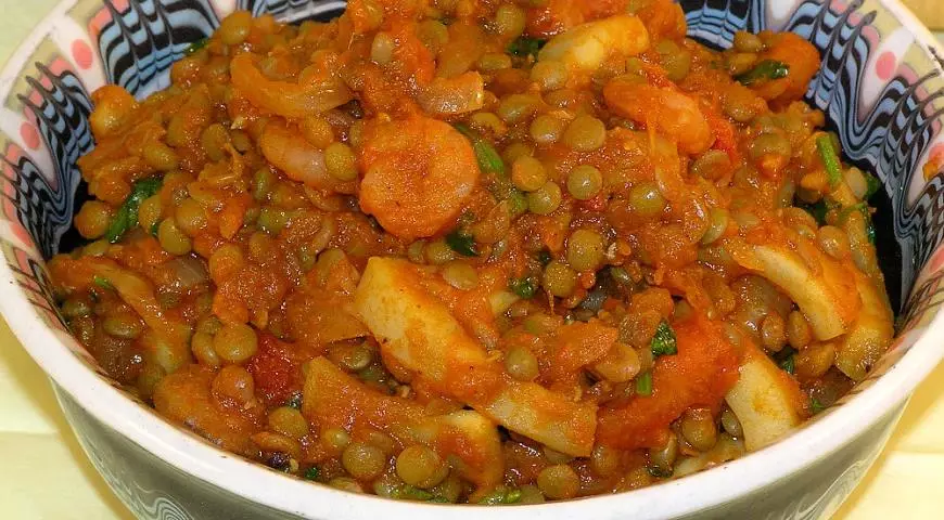 Curry lentil me karkaleca dhe kallamar