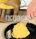 รูปถ่ายของการเตรียมสูตรอาหาร: Polenta กับมะเขือเทศและถั่วขั้นตอนที่ 3