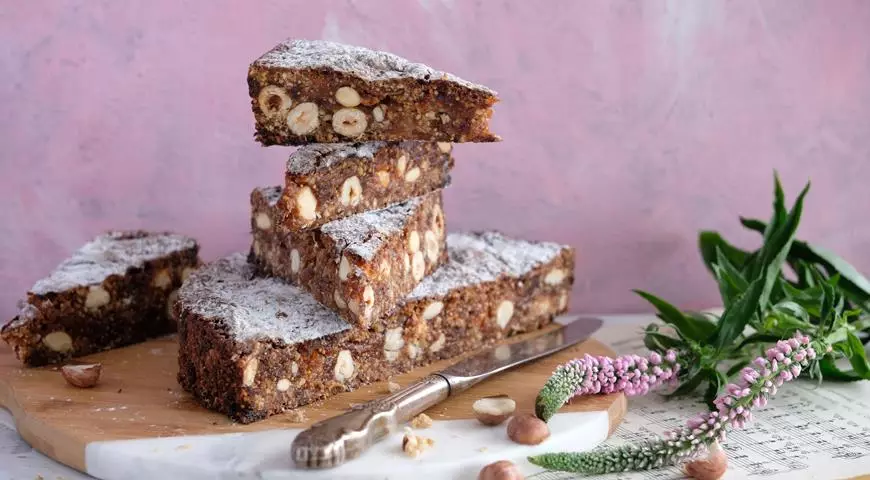 Pafant, toskana tarta fruitu lehorrak eta fruitu lehorrak