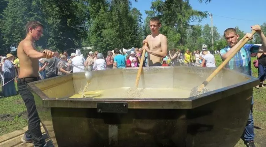 Din nou în Festivalul Kashina - Porridge