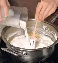 Stock Foto Cooking Recept: krompir Cassirole s piščancem in koruzo, korak №4
