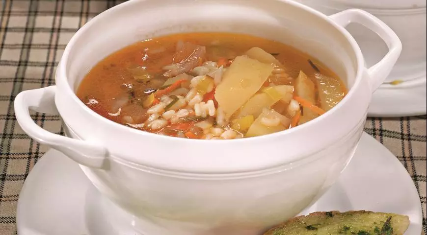 पेस्टो सह भाज्या सूप
