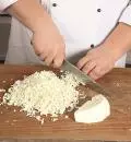 Estoque foto cozinhar receita: bolinhos com repolho, cogumelos e cracker, passo número 3