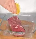 Foto de la preparación de la receta: carne de res en leche de coco, paso número 1