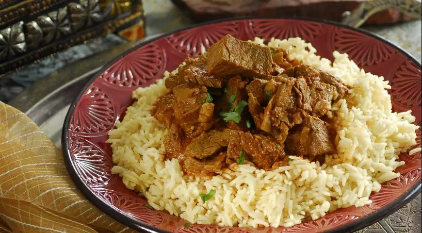Umuceri hamwe na madras curry