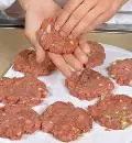 Foto de stock Receita de cocción: hamburguesas de tenreira con cebolas, paso número 2