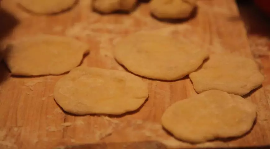 Pane kuti mukanyiwa uye kupatsanura pane zvidiki zvidiki matete