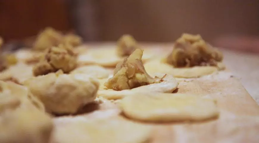 Cooking filling for winter pies