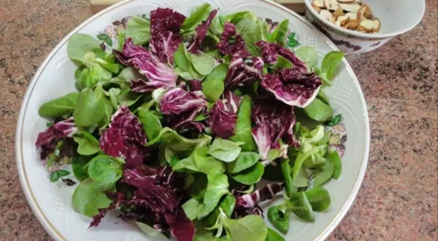 Гэрэл зургийн хоол хийх жор: ногоон витамин салат, алхам 2-р алхам