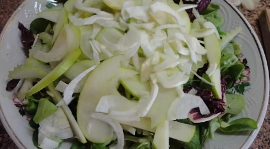 Asupkeun poto masak: Salad vitamin Héjo, Léngkah No. 4