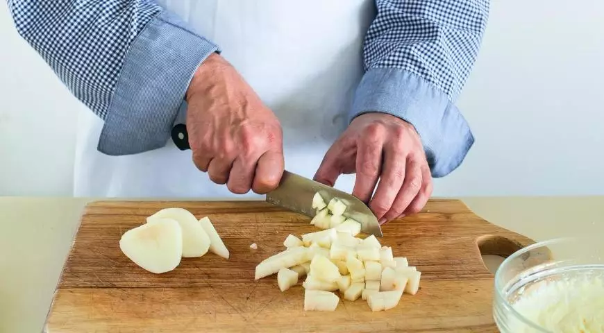 Stock foto gatim recetë: sallatë frutash-qumështor, numri i hapit 2