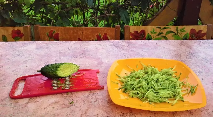 Letvægts salat af rå grøntsager