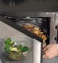 Stock Foto Cooking Recipe: Ribs Baranje với khoai tây và bông cải xanh, bước №4
