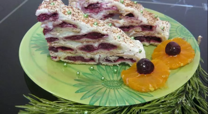 Cake Winter Cherry