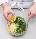 Estoque foto cozinhar receita: cougyl com zucchild, espinafre e cenoura em um fogão lento, passo número 2