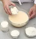 Stockfoto Koken recept: kaas cupcake in een langzame fornuis, stap nummer 2