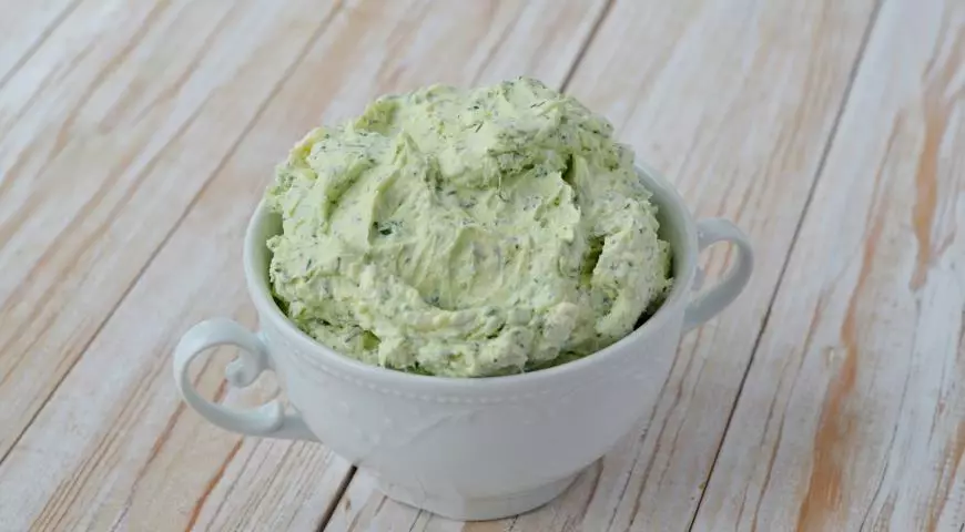 Ji bo dagirtina tevliheviya Curd bi Greens