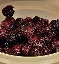Recipe ea ho pheha: Cake-Maring-Cake-le Blackberry le Cherry, mohato oa 4