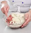 Foto da preparação da receita: Caçarola de carne com cenoura e aipo em um fogão lento, passo número 3