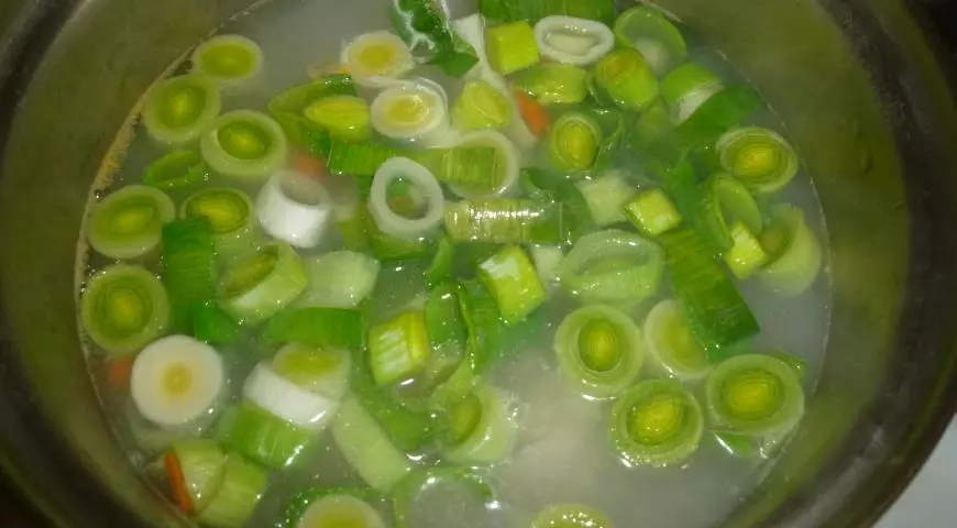 Bika soup negungwa pegungwa uye puneve