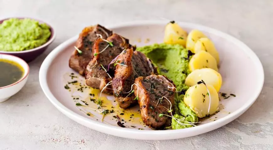 lamb ພາສາອັງກິດກັບນ້ໍາ mint