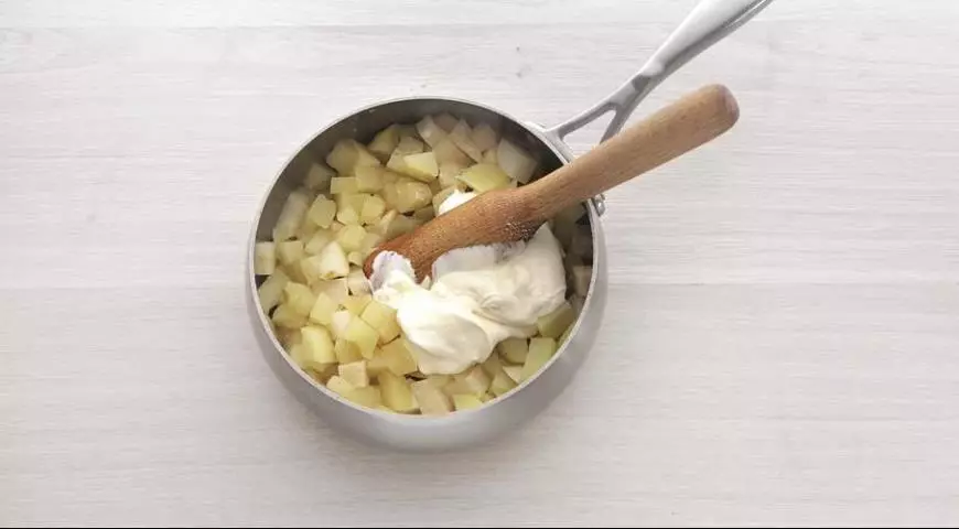 Foto Foto La ricetta della cucina: ritaglio di agnello con uva e purè di patate, numero 5