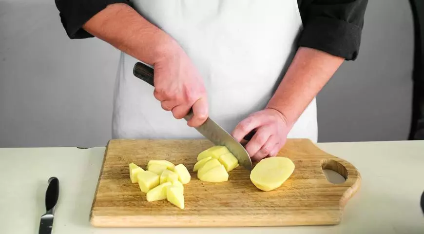 Stock Foto Koken recept: rundvleesstoofpot met groenten, stap nummer 3