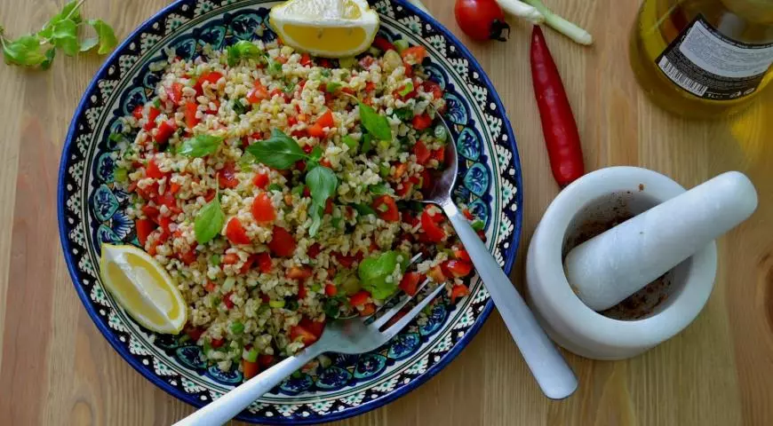 Ohunelo fun Tabanese saladi Tabule pẹlu Bulgur