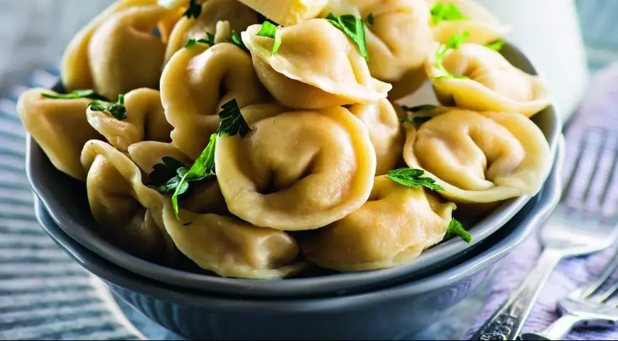 Dumplings nrog nqaij qaib