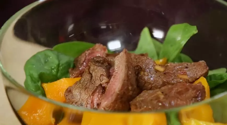 Picha ya kupikia picha: Salat na nyama ya nyama ya nyama na mango, hatua ya 5