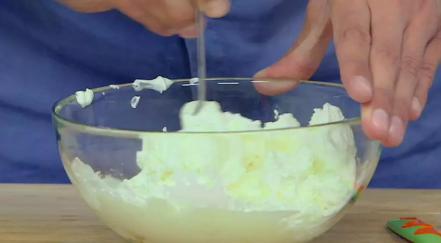 Recette de cuisine: Pankety avec crème au fromage cottage et framboise, étape 1