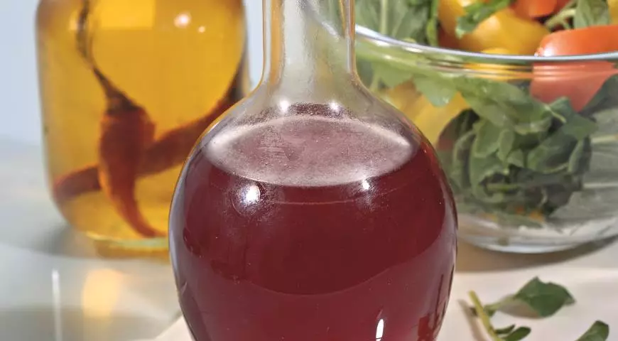 Beetroine vinegar