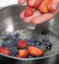 Photo Cooking Recipe: Pancakes with Berries, Step No. 3