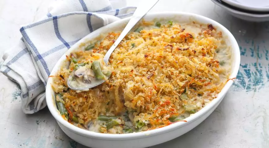 Casserole лӯбиёи сабз бо занбурўѓњо