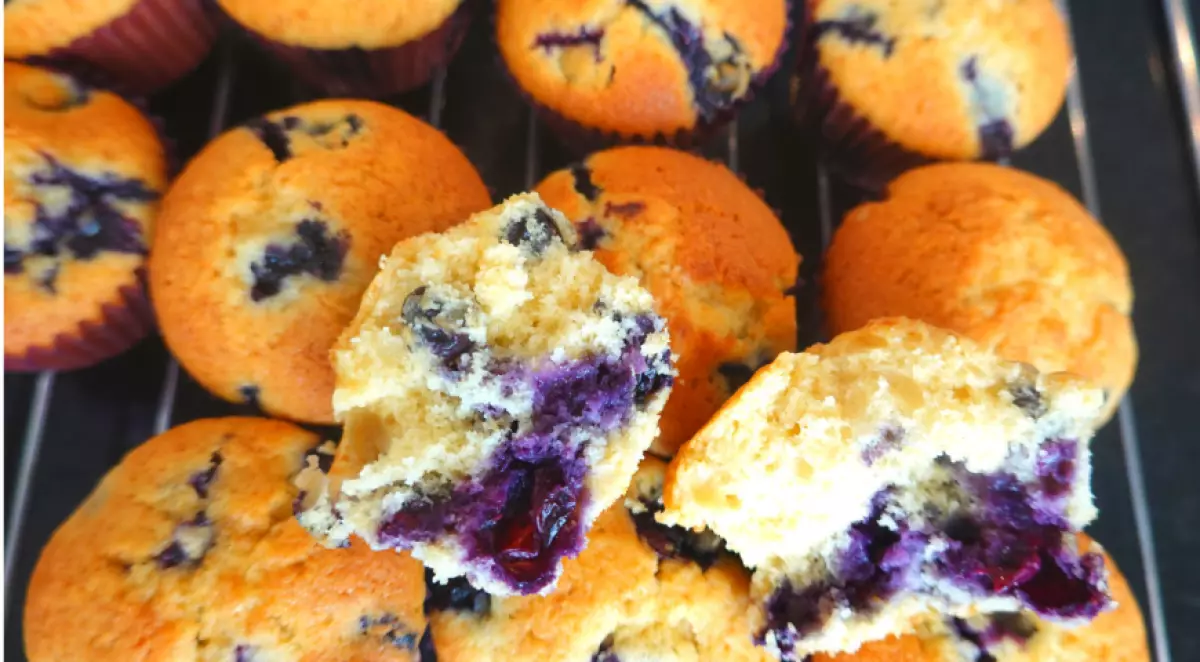 I-Muffins ene-blueberries (ihamba ngeti).