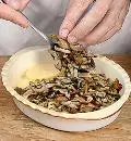|免版稅照片烹飪食譜：土豆砂鍋配牡蠣和藍紋奶酪，步驟№4
