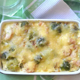 Casserole ქათმის ფილე და ბრიუსელი კომბოსტო