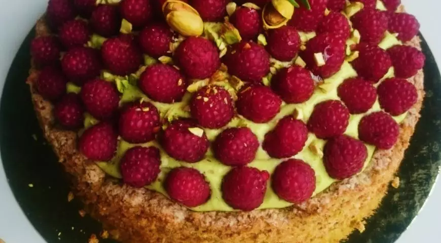 pistaskovo-raspberry tart