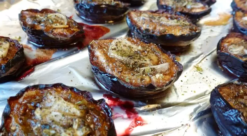 Foto der Vorbereitung eines Rezepts: Entenbrustmedium selten mit getrockneten Pflaumen und Karamellbogen, Schritt Nummer 5