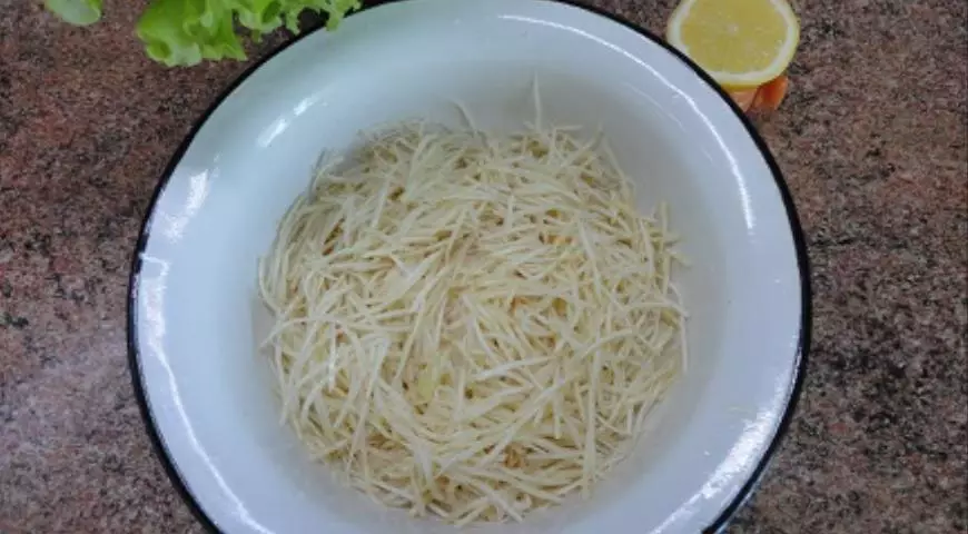 Foto Foto La ricetta di cucina: insalata di radice di sedano, punto numero 1
