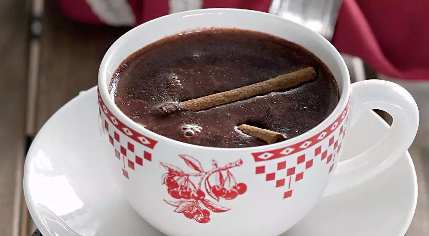 الشوكولاته الساخنة المكسيكية في أسلوب مايا