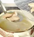 Foto de stock Receita de cocina: sopa de peixe de apio, paso número 1