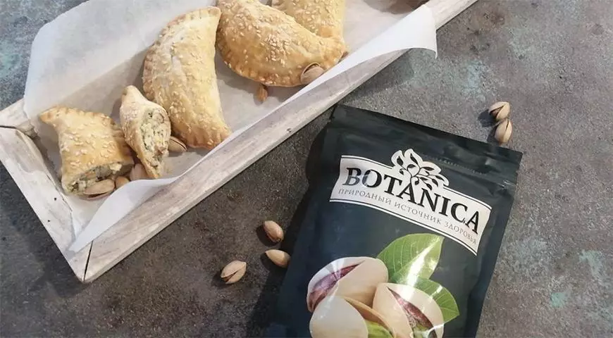 Pite s piletinom i pistacije