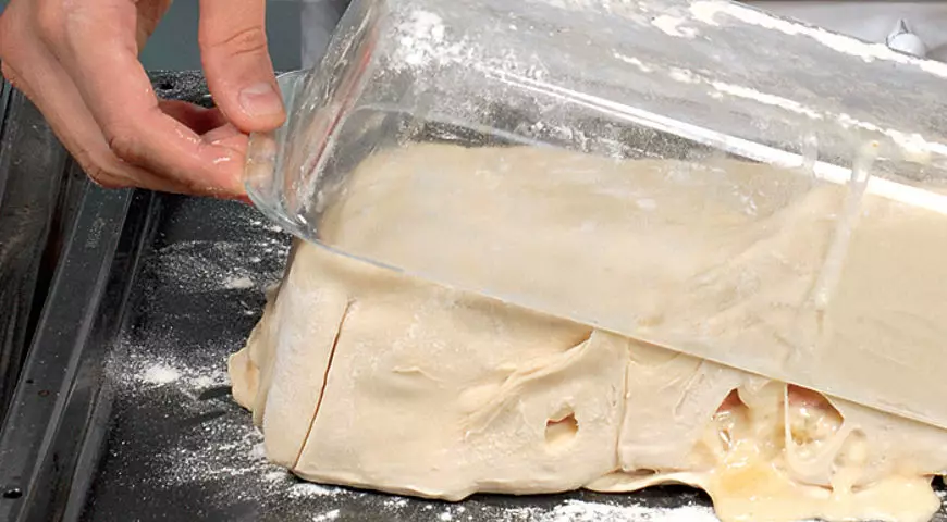 Stock foto Recepta de cuina: pastís de patata amb pernil, pas número 6